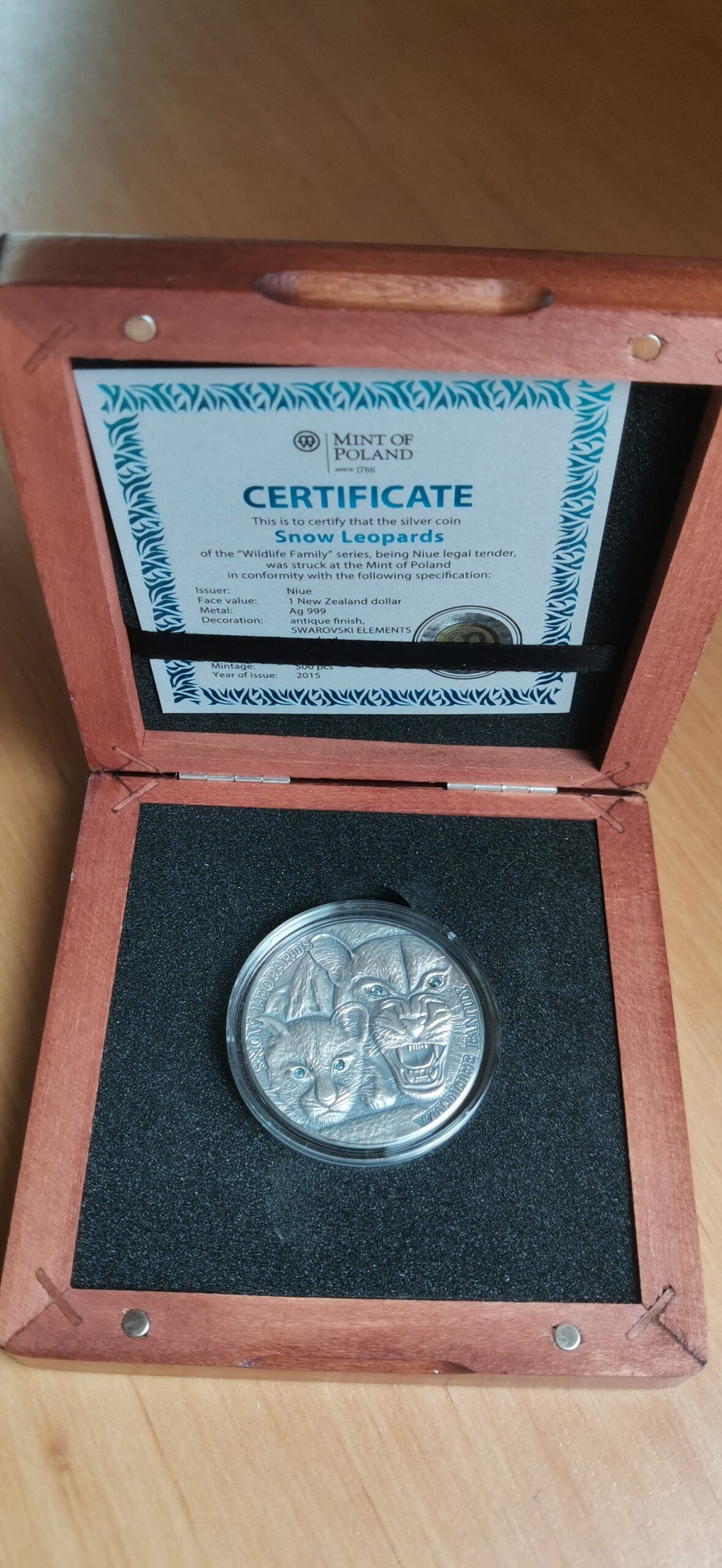 SNOW LEOPARDS Wildlife Family Silver Coin 1 Oz 1$ Niue 2015 ...